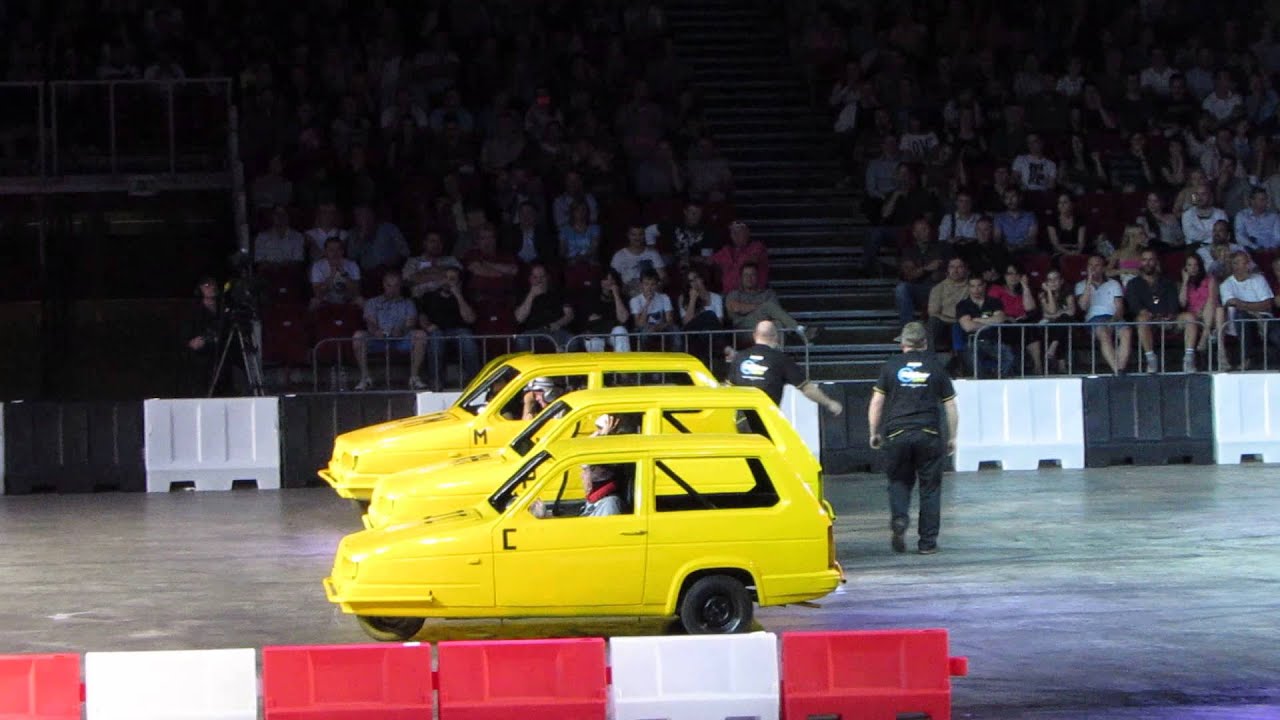 Top Gear Live (Hungary) - Reliant Robin race - YouTube