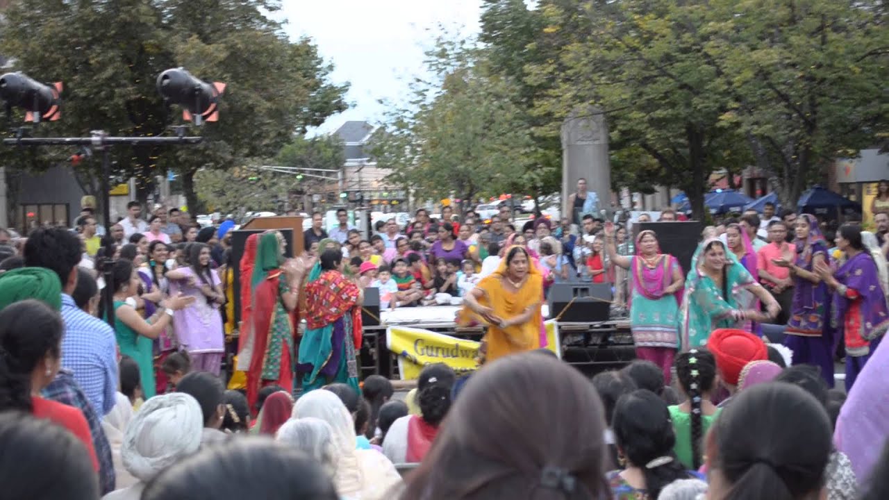 Utsav 2013 - Teeyan Teej Diyan Traditional Gidha - YouTube