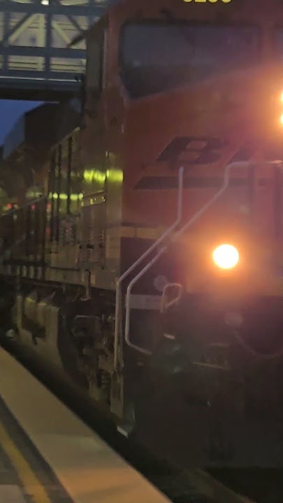 bnsf 6290 leading a relatively short consist of intermodal container cars north via auburn ...