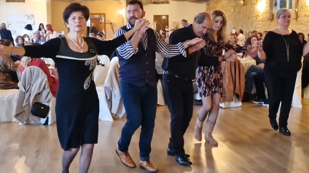 Πάντα θλιμμένη χαραυγή για μένα ξημερώνει γιατί την ώρα πού ξυπνω κάθε ...