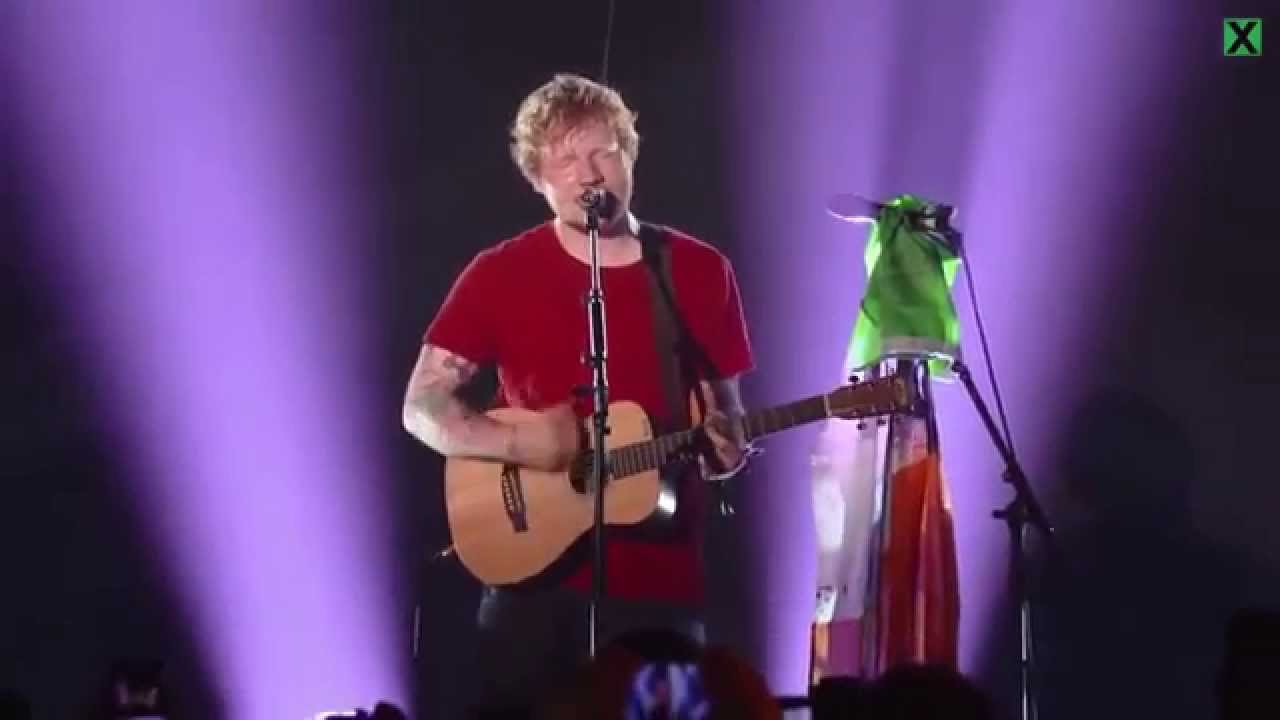 Ed sheeran - Little bird Live from dublin - YouTube