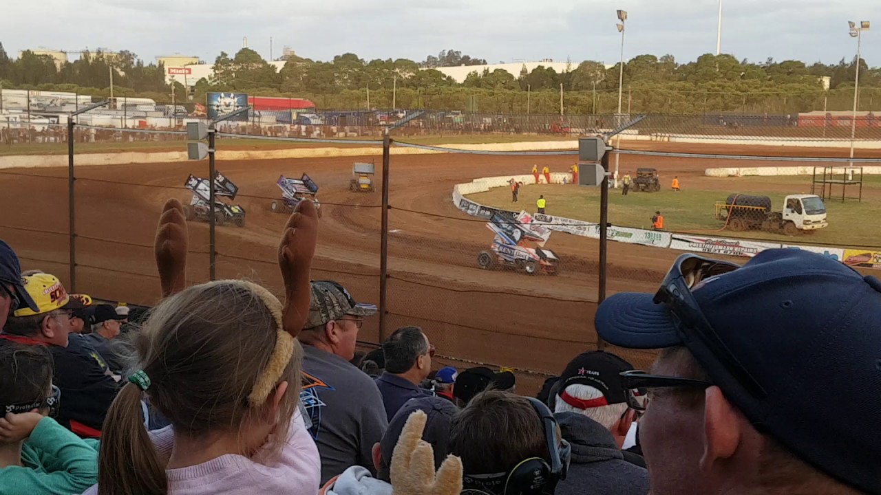 Fun at Valvoline Raceway Parramatta - YouTube