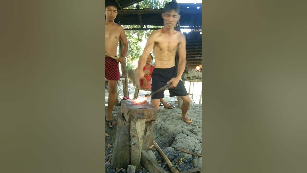 Mano manong pag papa nipis Ng bakal 🫀 - YouTube