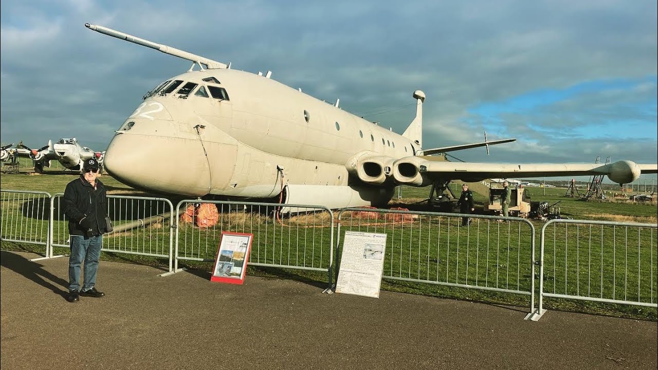 RAF Nimrod XV232 visit at Coventry Airport - YouTube