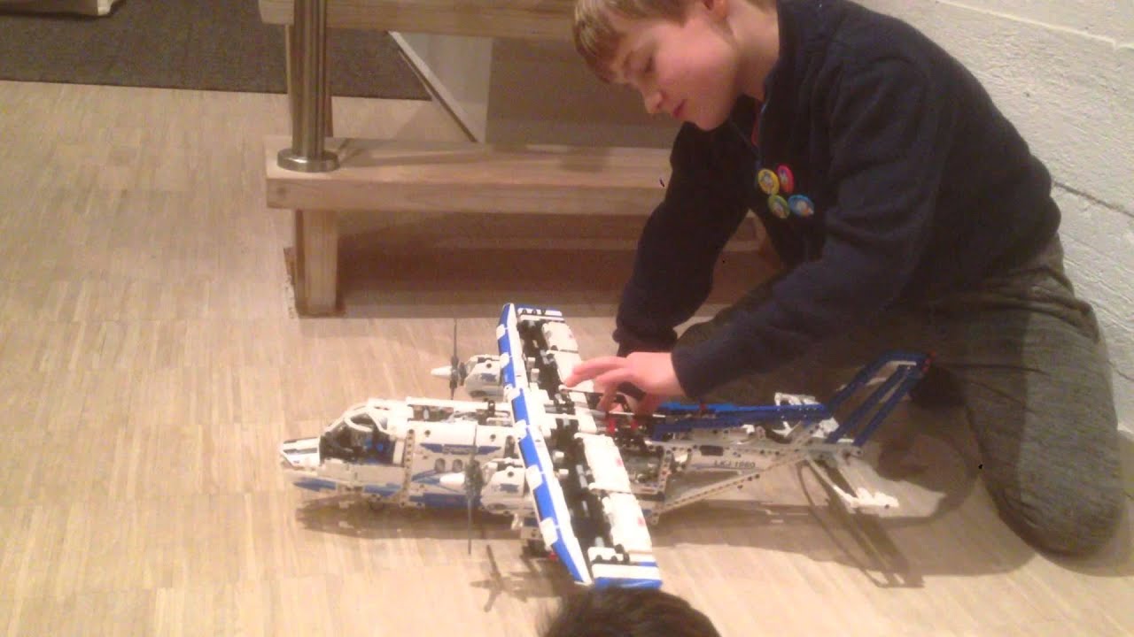 Kristoffer flies with Lego Technic LKJ1960 - YouTube