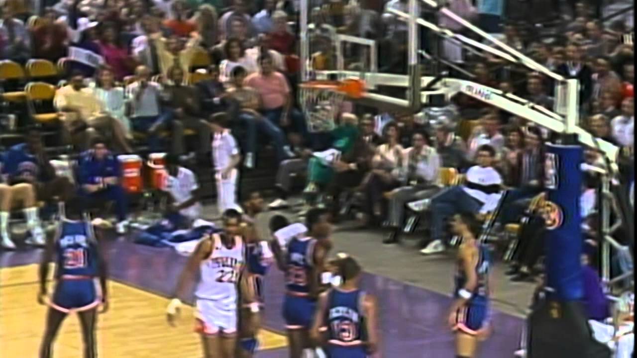 Bernard Thompson vs. the Knicks - YouTube