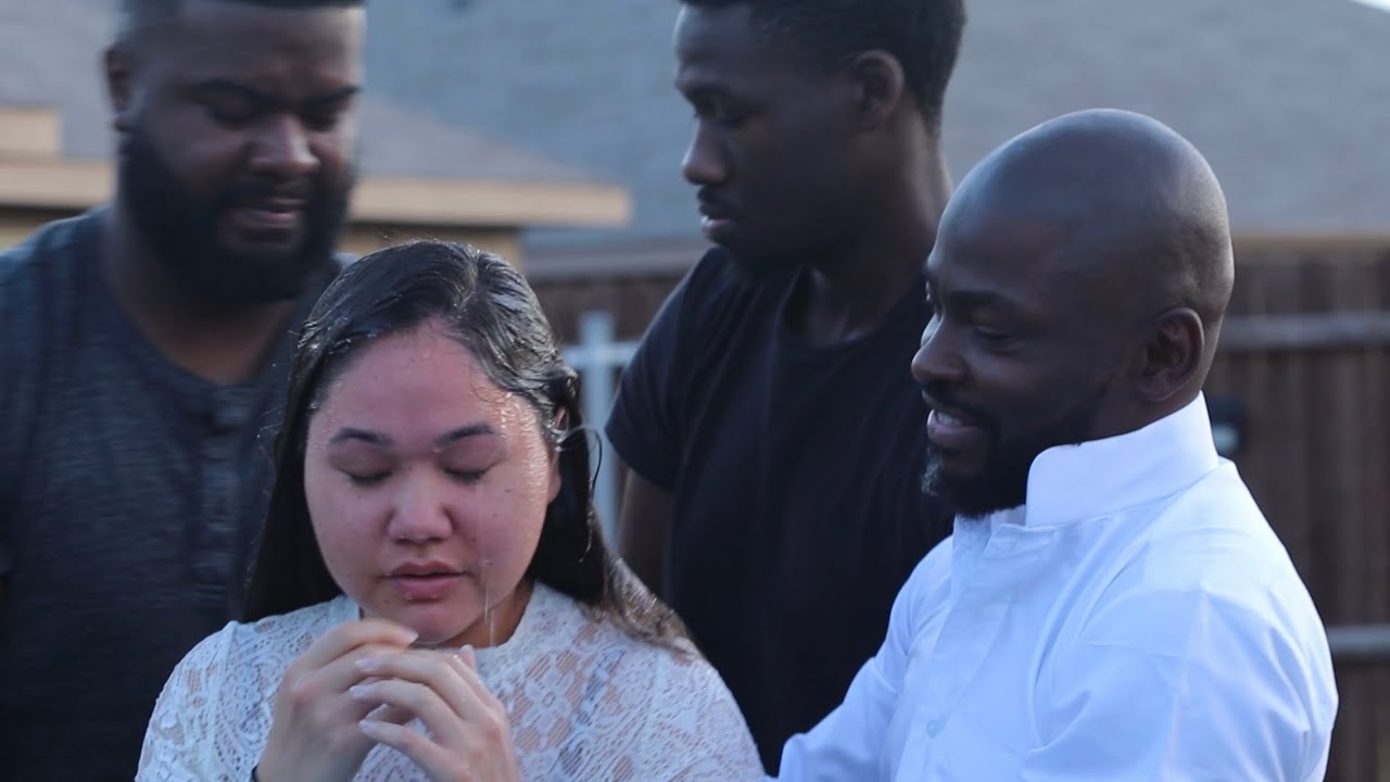 A heavenly moment at Prophetic Baptism - Prophet Glovis - YouTube