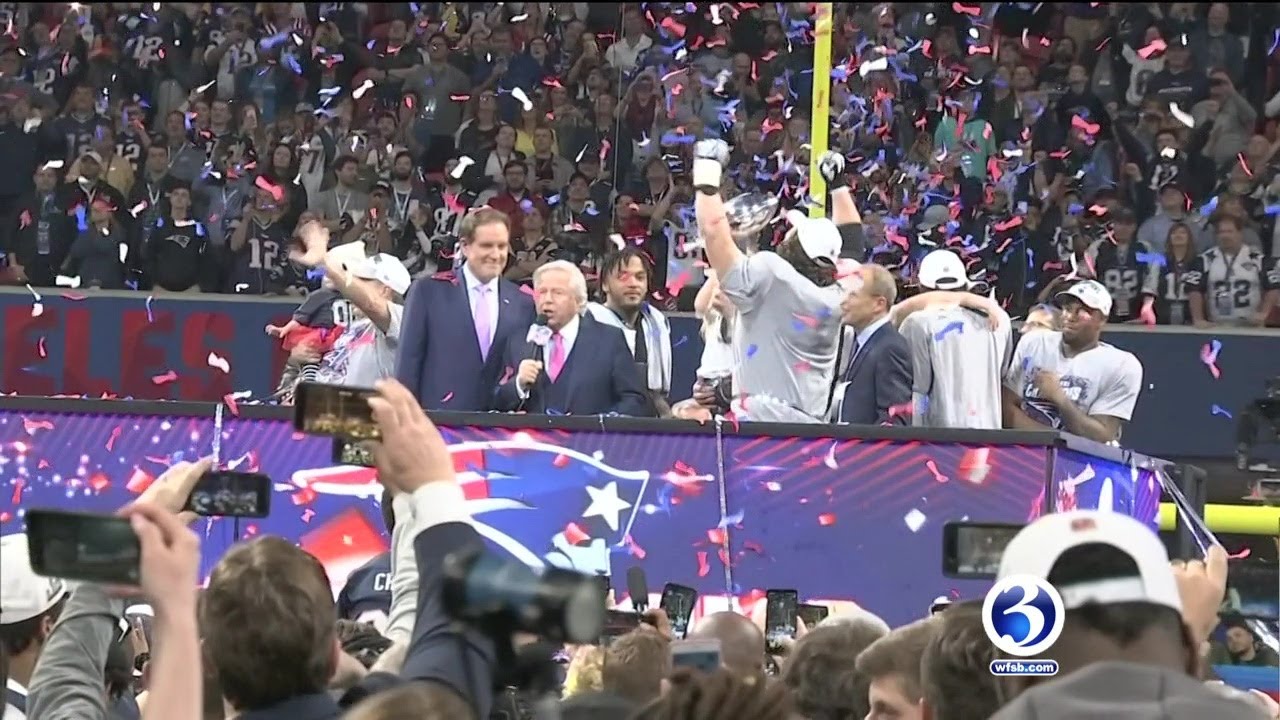 VIDEO: Fans celebrate Patriots Super Bowl victory - YouTube