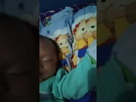 Baby manyun gamau minum susu - YouTube
