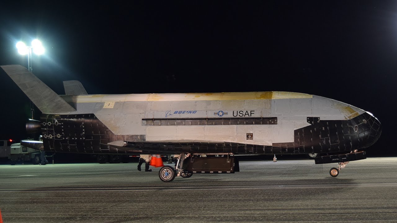 X-37B OTV-5 landing - YouTube