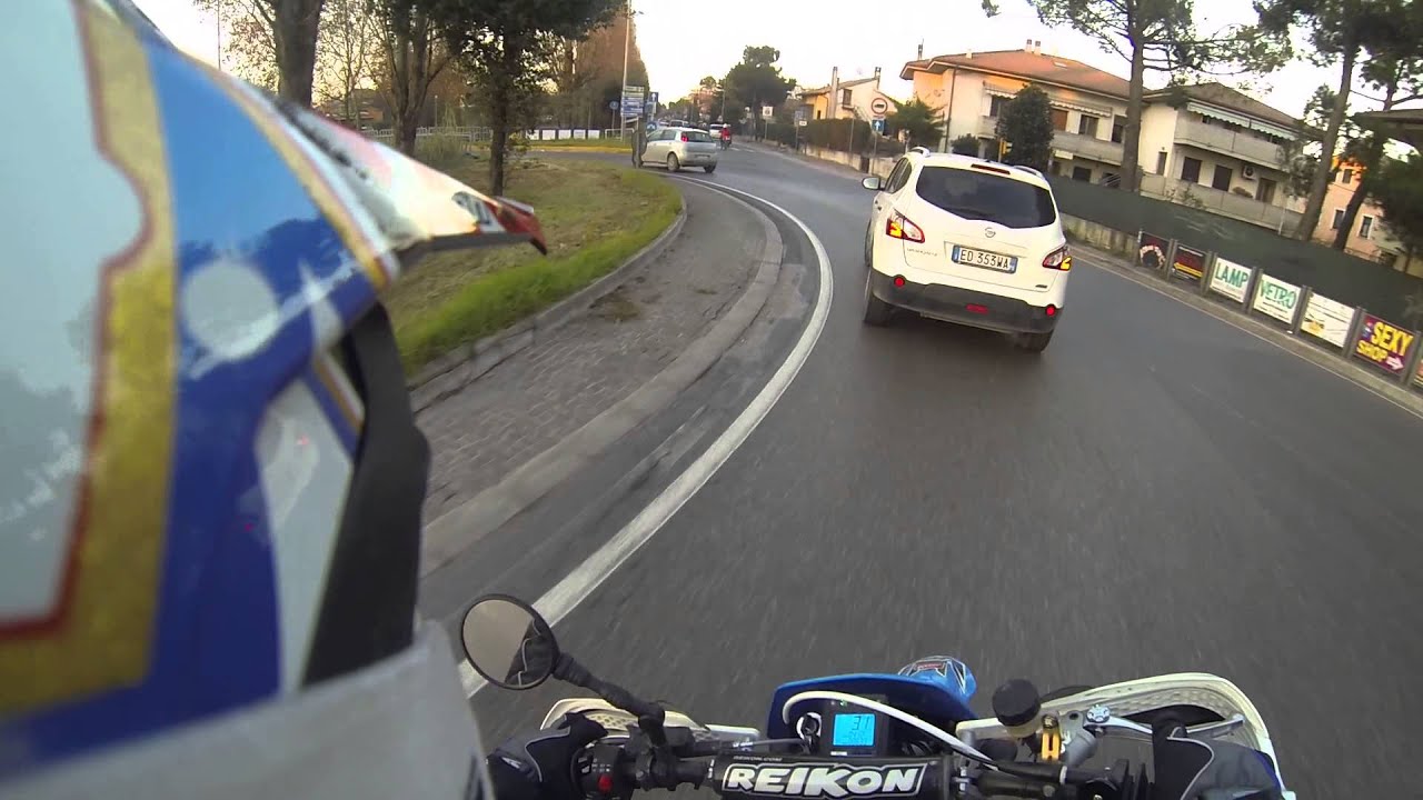 FANO MOTORS IN GIRO PER LA CITTA' - YouTube