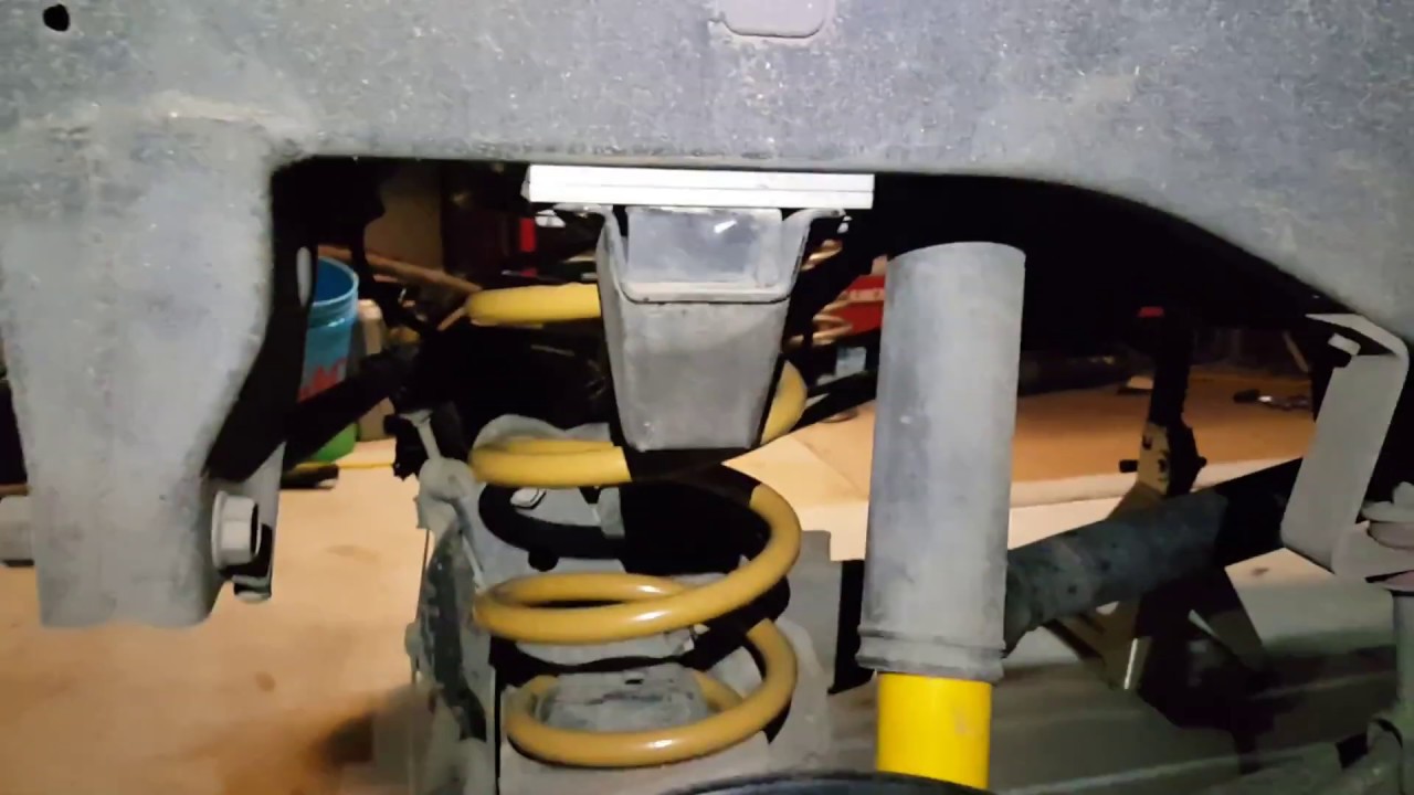 My 80 series rear bump stops set up... - YouTube