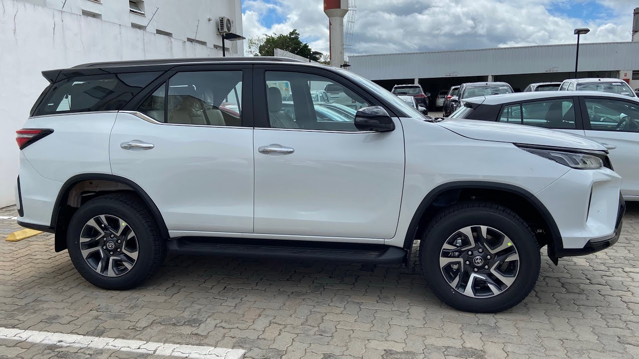 NOVA TOYOTA SW4 2023 4X4 O SUV DOS SONHOS CHEGOU MAIS AGRESSIVO PRA ...