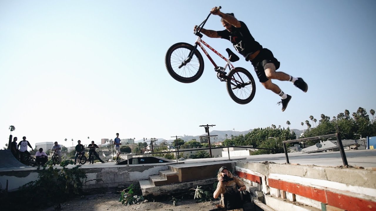INSANE HAND BUILT BMX COURSE - YouTube