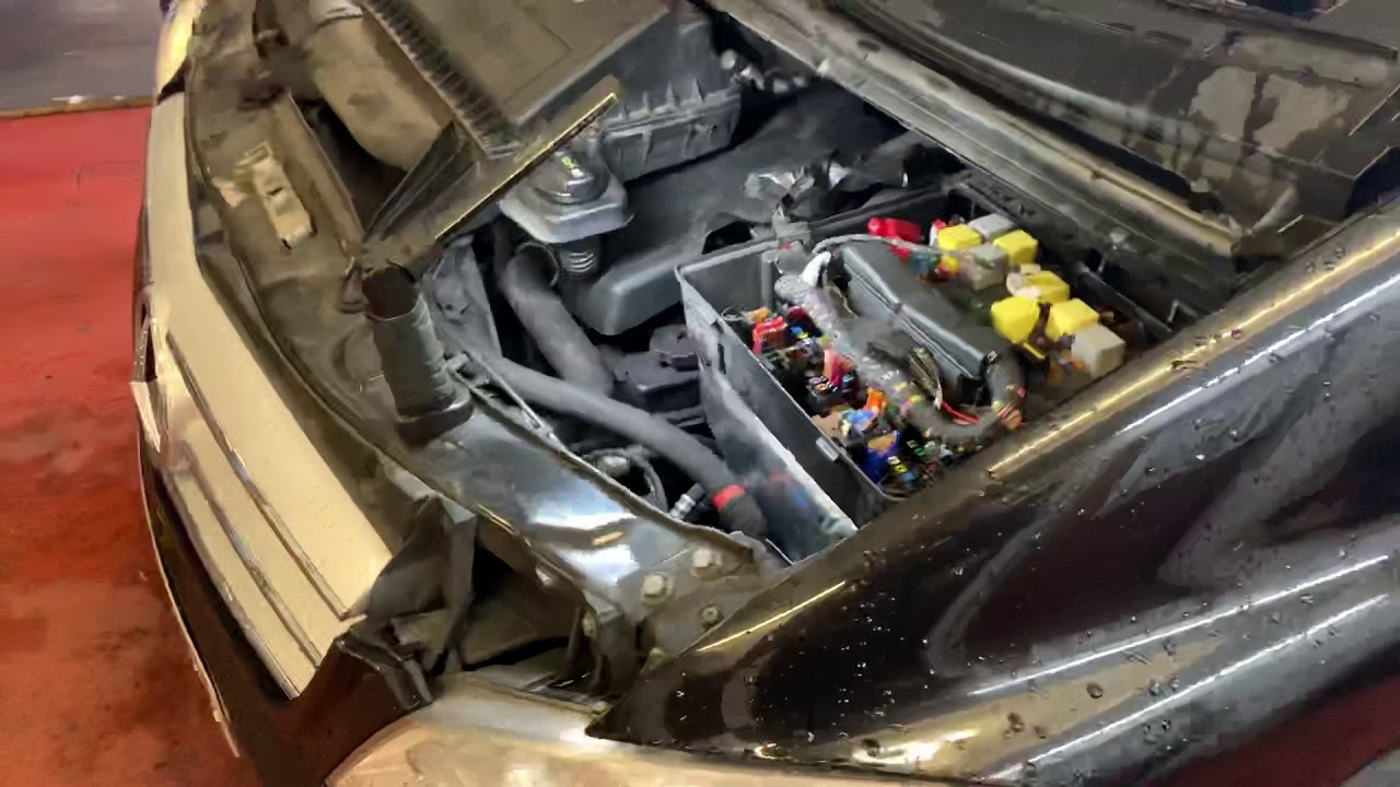 Fuse box location in Mercedes Vito - YouTube