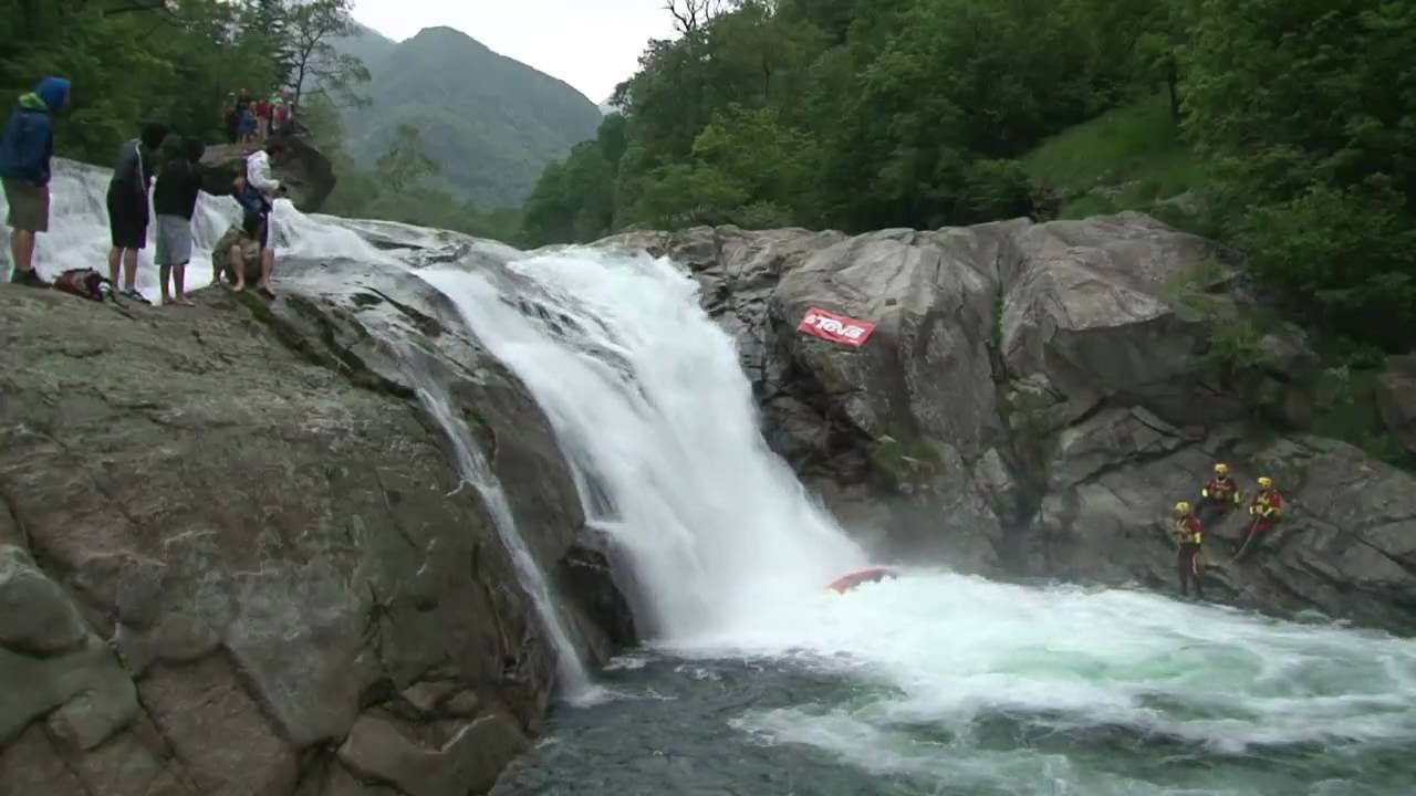 Teva Extreme Outdoor Games 2010 - Italy: Kayak Rapid Racing - YouTube