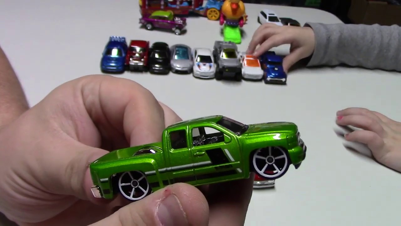 OPENING MORE THEN 100! HOT WHEELS PART 1 - YouTube