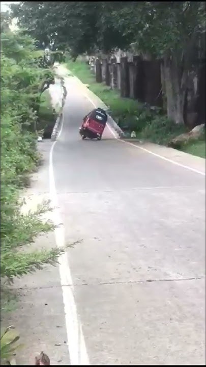 පස්සෙන් එන එකට වෙන දේ EP:369 #tuktuk #stunt #video #short_video_status - YouTube