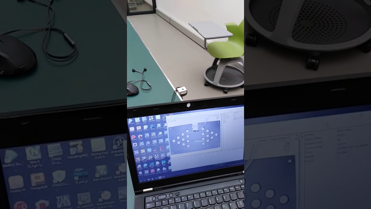 Fanuc iRVision Robot Machine Vision - YouTube