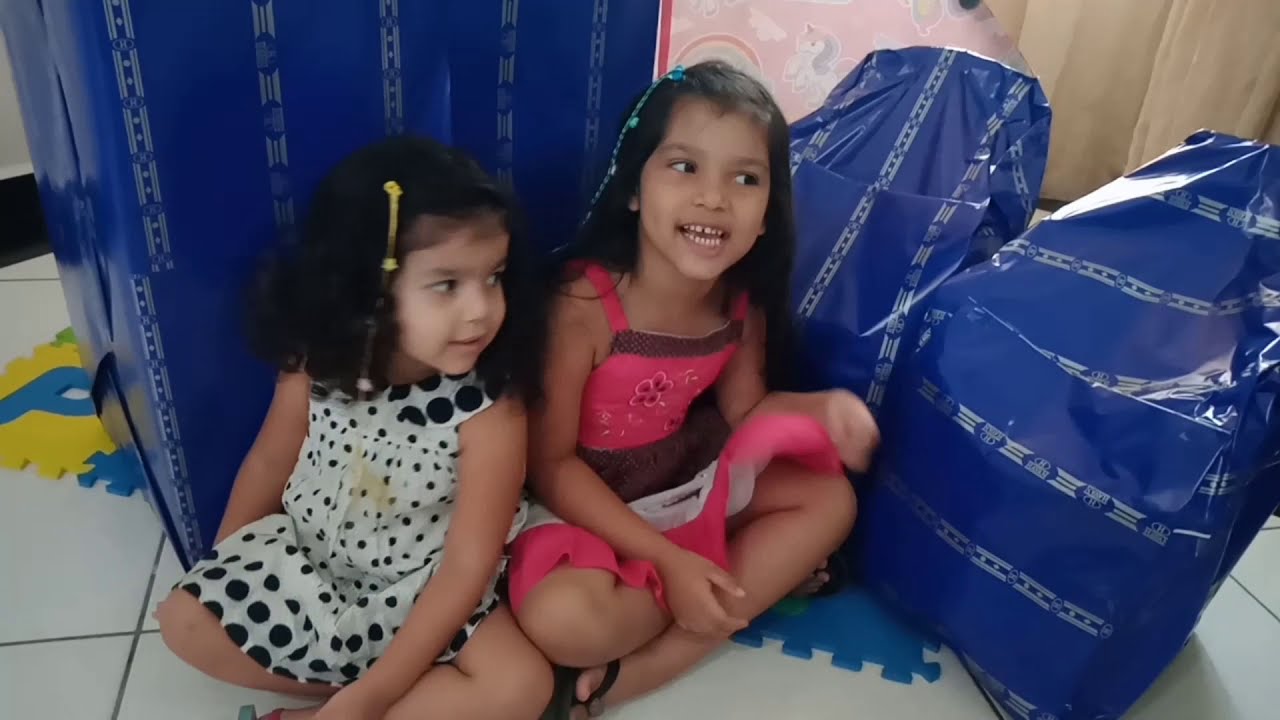 Ana Clara e Duda Cardoso ️ Brincando de comidinha na cozinha nova ...