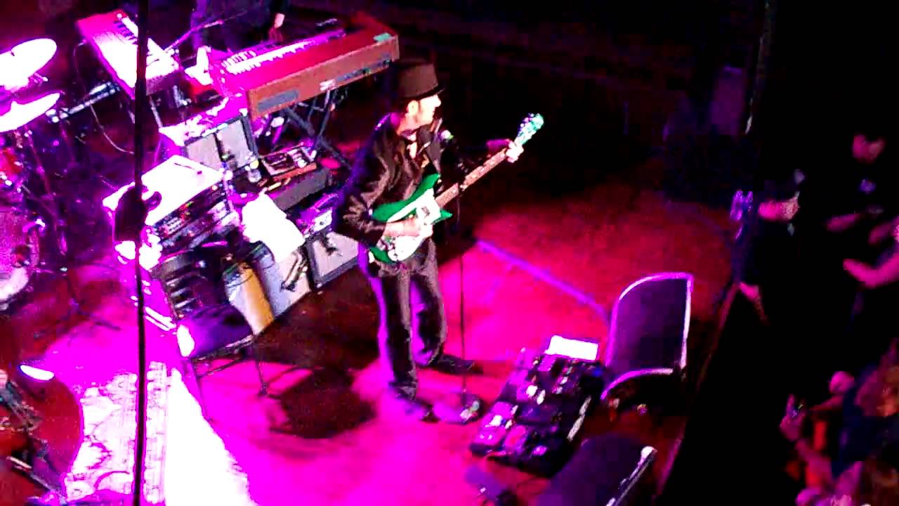 G. Love & Special Sauce - Baby's Got Sauce Live - YouTube