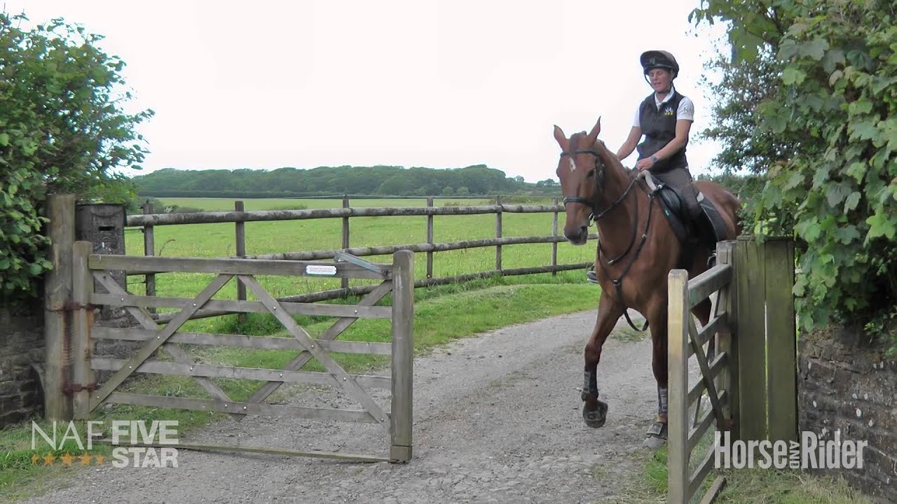 Emma Massingale – How to open and shut gates while mounted - YouTube