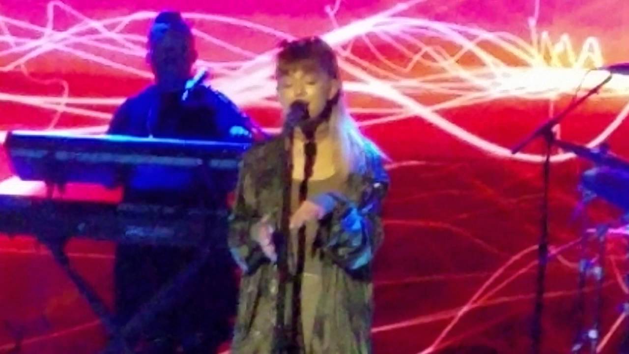 Ariana Grande-Break Free Live! - YouTube