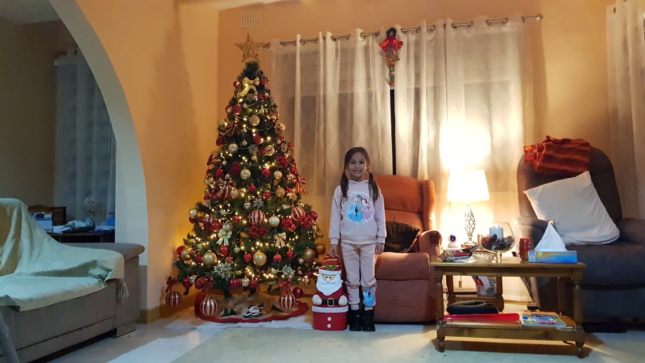 Decorating my Mother-In Law Christmas Tree 2022 | Family Vlog - YouTube