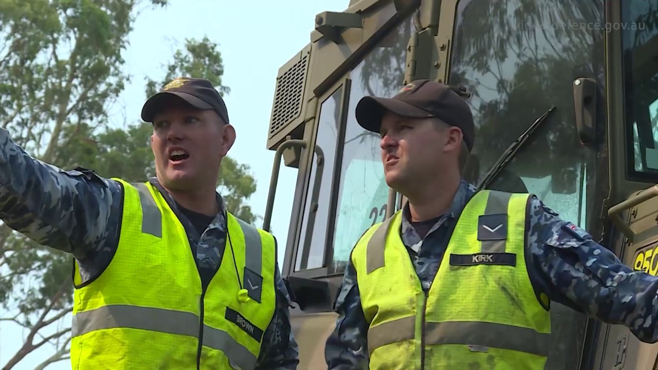 Operation Bushfire Assist Air Force 65 Squadron creating fire ...