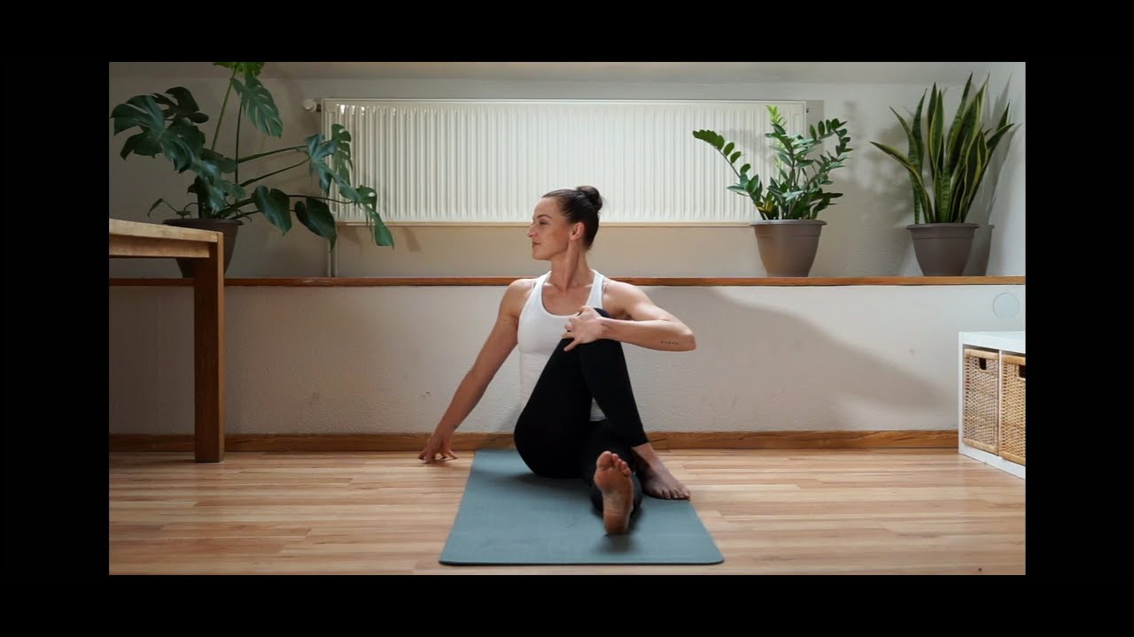 Yoga Stretch mit Nika - Kunstplatte e.V. Stendal - YouTube