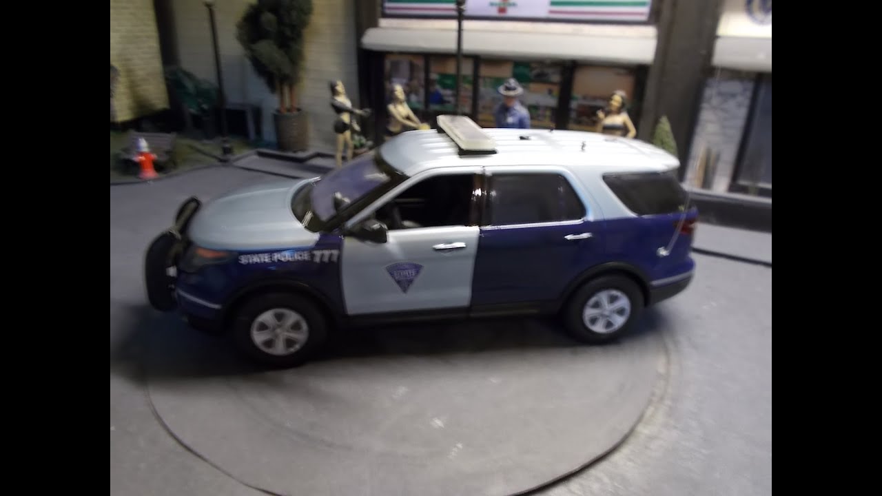 Massachusetts State Police 1/18 scale Ford Explorer with lights. - YouTube