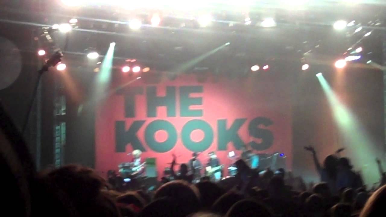 Naive - The Kooks @ Leeds Festival 2014 - YouTube
