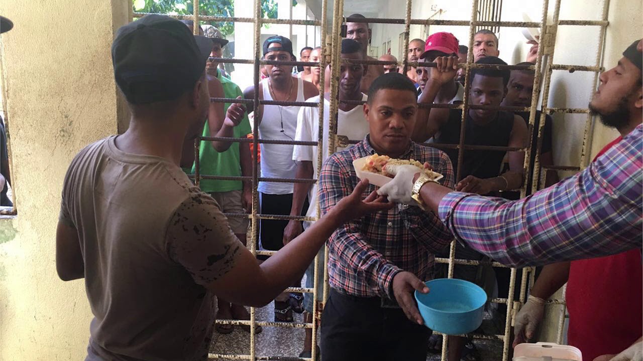 Comida especial - Cárcel de La Victoria - Ministerio Los Rescatados ...