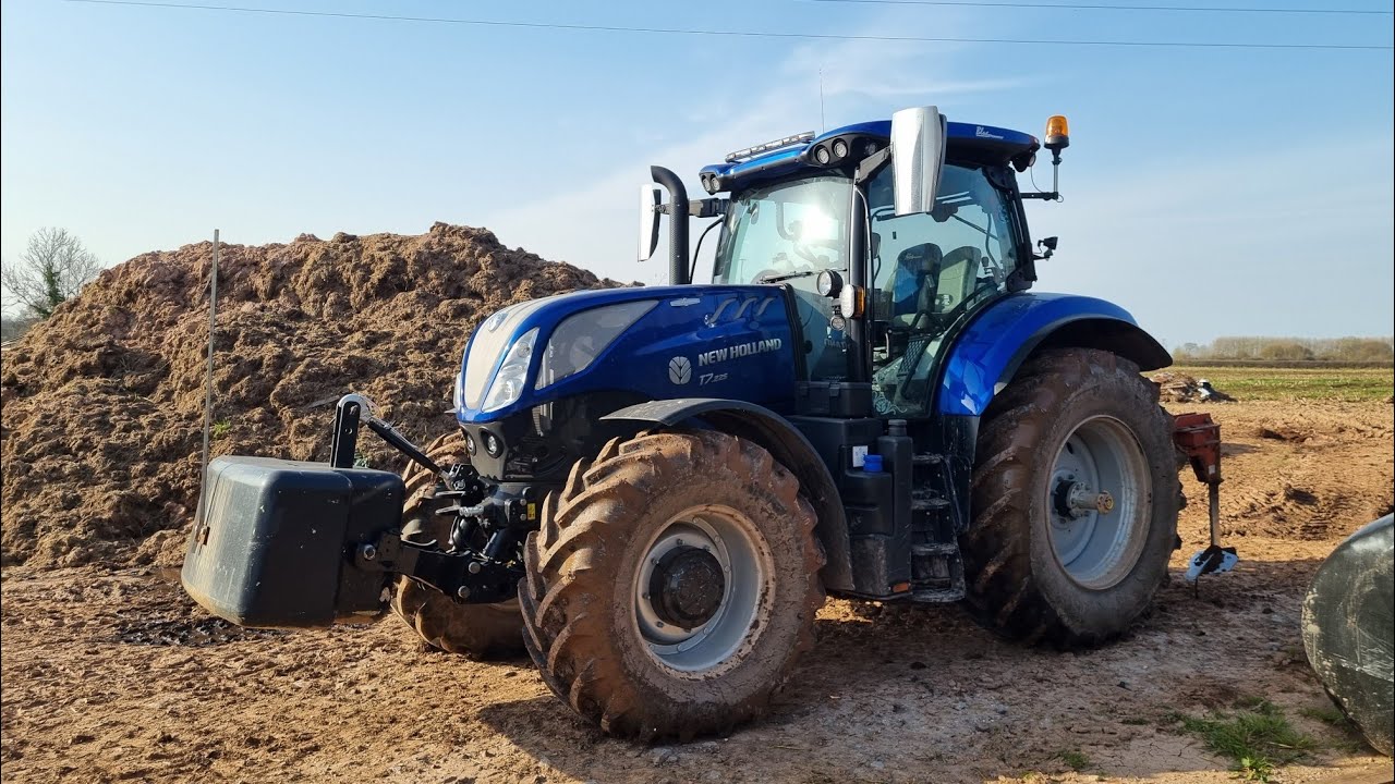 Subsoiling in the T7.225 Blue power! - YouTube