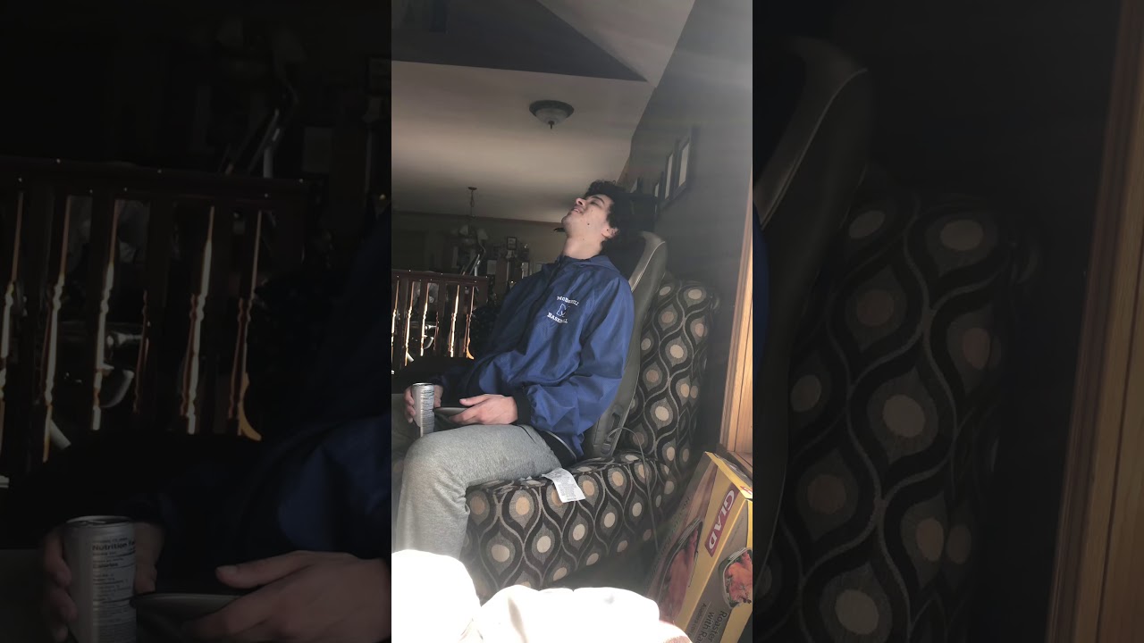 Paul getting a Back massage! - YouTube