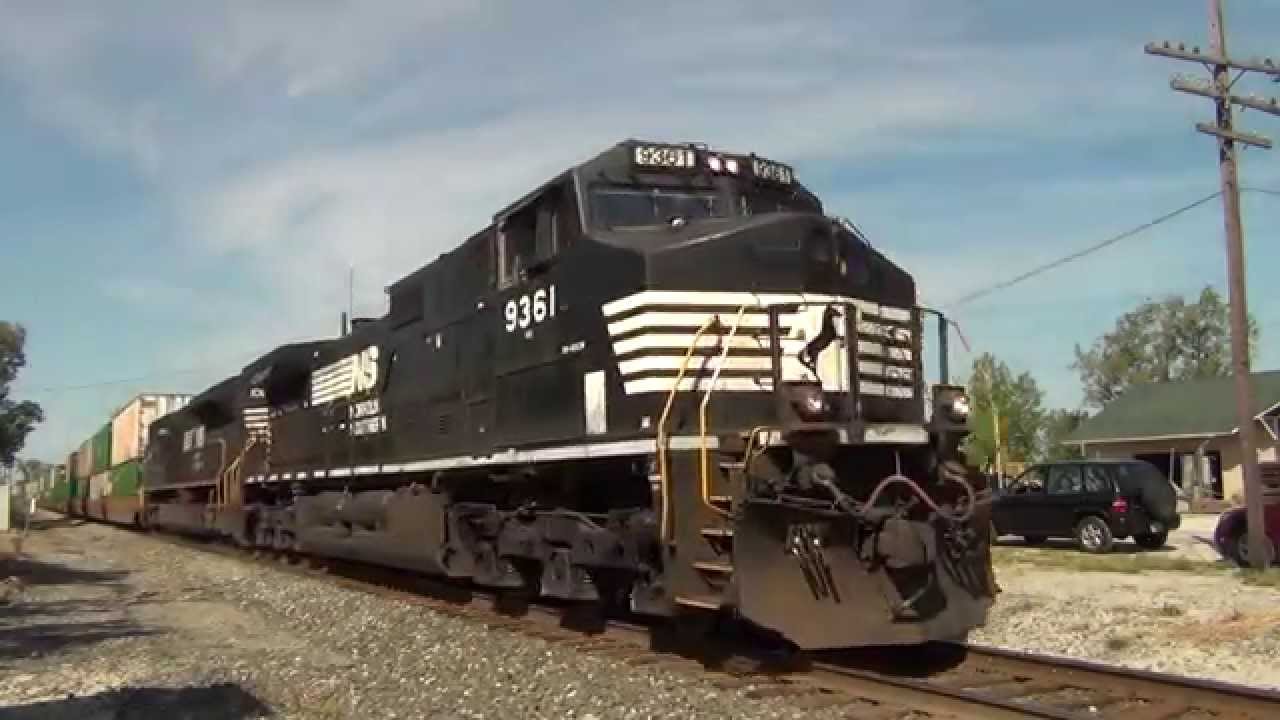 Mid-September Week of Railfanning: NS C40-8, K636, SOO, and more - YouTube