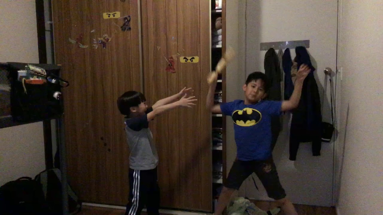 Opening crackers (Christmas edition) - YouTube