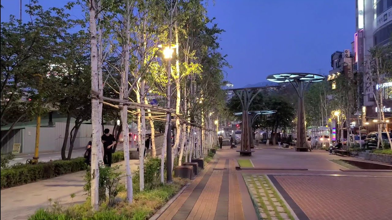 Walk Seoul Sadang station at 7pm on Saturday 사당역 - YouTube