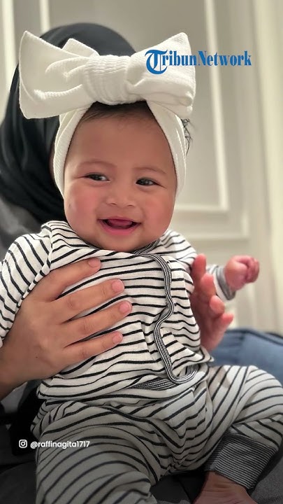 Baby Lily Tampil Menggemaskan dengan Bando Jumbo Murah, Cuma Rp 40 Ribuan! - YouTube