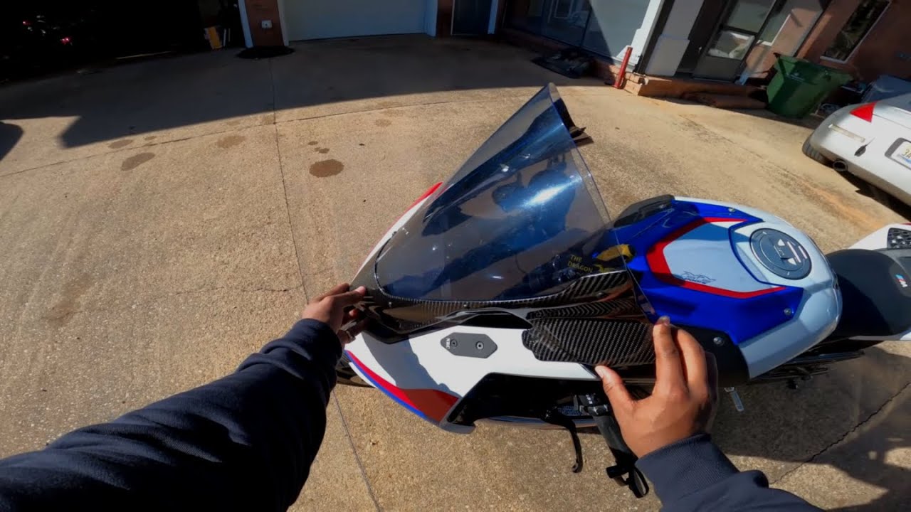 Carbon fiber windscreen | INSTALL | BMW S1000RR | tlmotor.co - YouTube