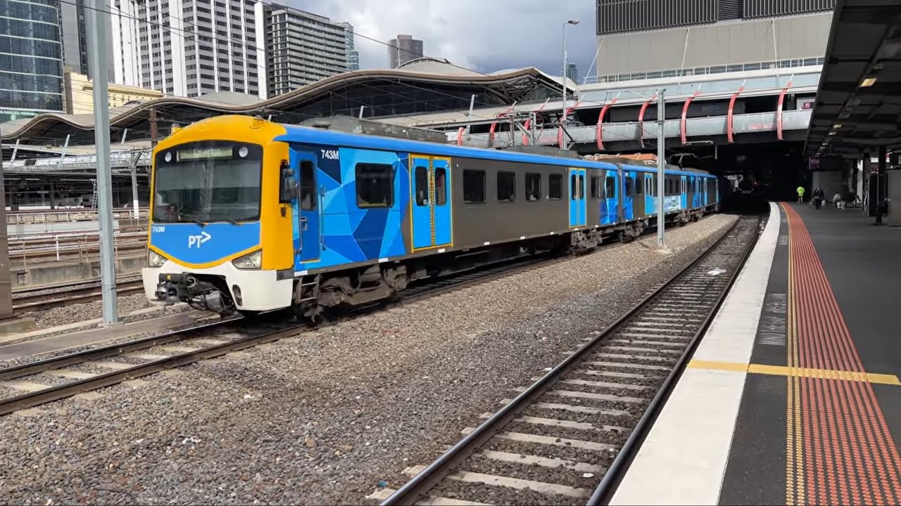 Metro Siemens Departing Southern Cross Station to Laverton - YouTube