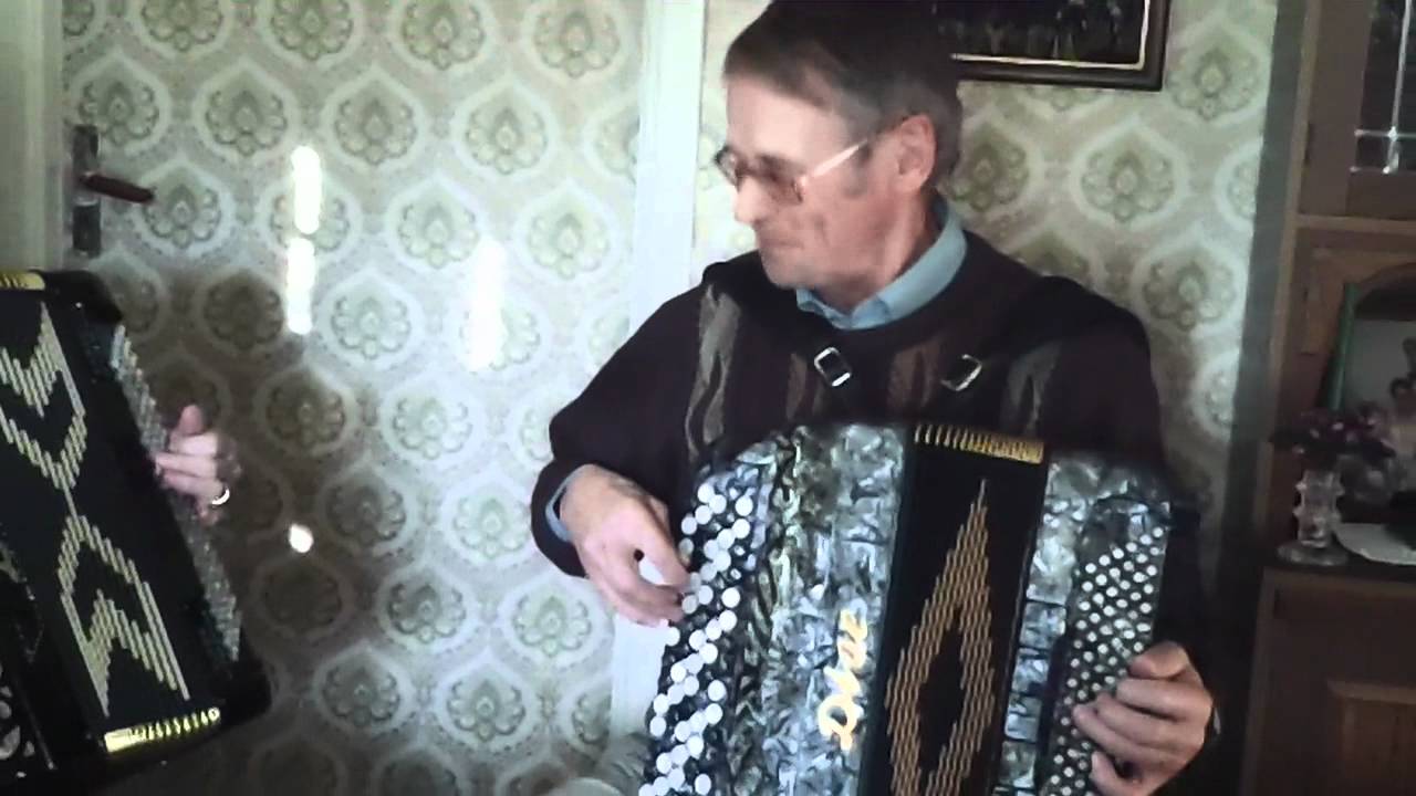 Siv & Ingvar Karlsson spelar "Festmarsch" - YouTube