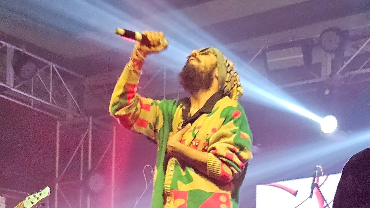 LIVE NOW@SnigdhajitBhowmikOfficial Snigdhajit Bhowmik mesmerizing us ...