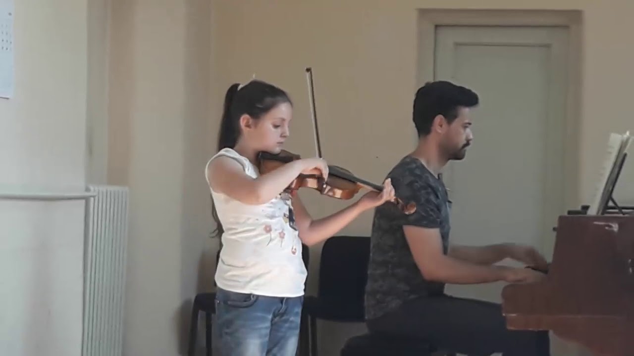 Bolujem ja, bolujes ti - Teodora Ristic - YouTube