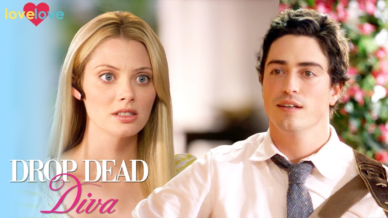 Drop Dead Diva | Fred Serenades Stacey | Love Love - YouTube