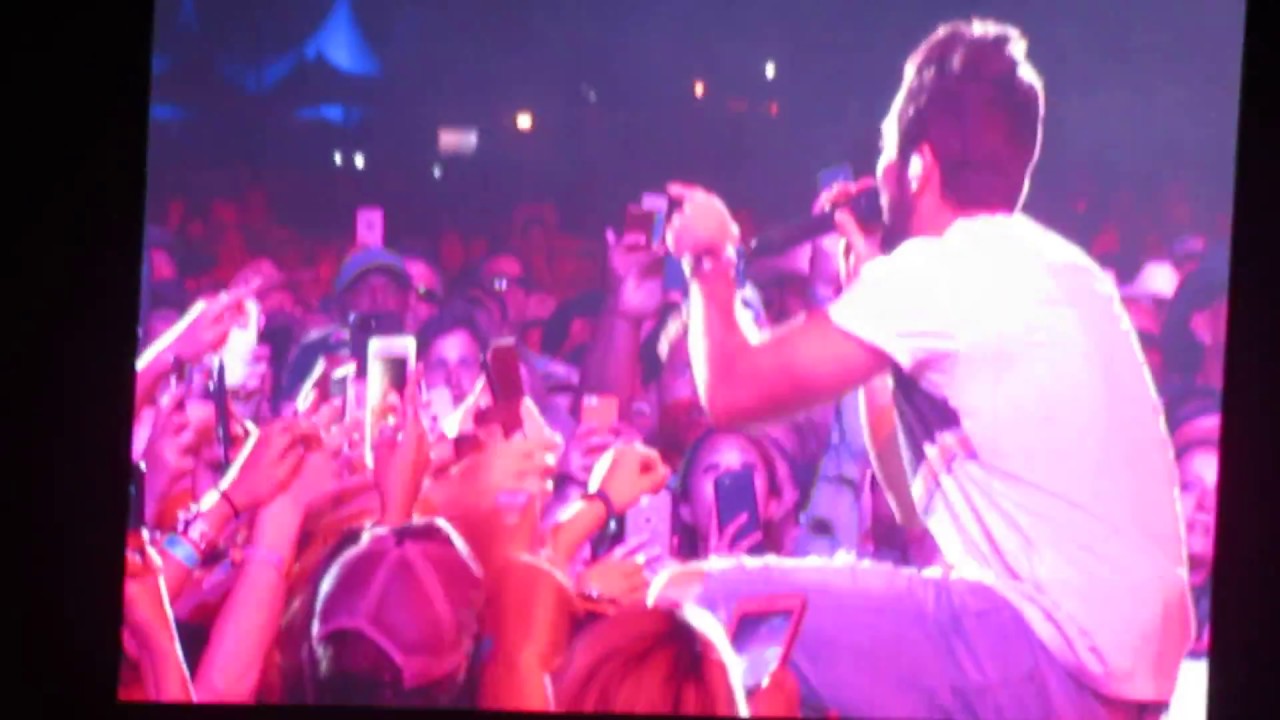 Thomas Rhett - Vacation @ #Stagecoach 2017 - YouTube