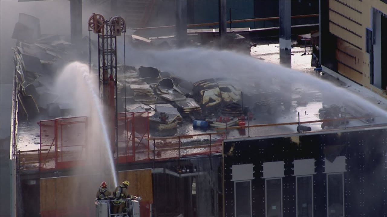 Huge fire breaks out in building on ASU's Tempe campus - YouTube