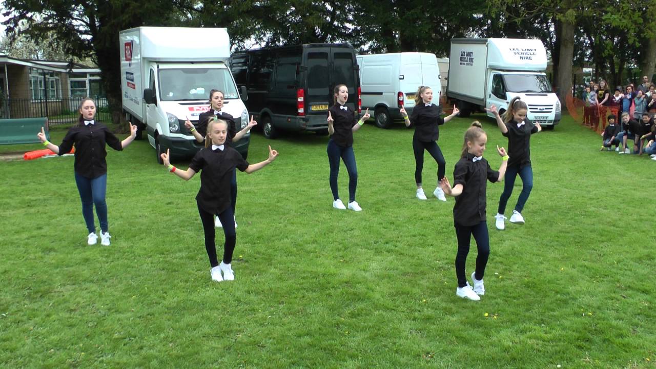 Urban Strides Juniors - Music in the Park 2016 - YouTube