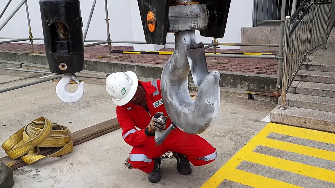 Kato Crane 51t Hook MPI - YouTube