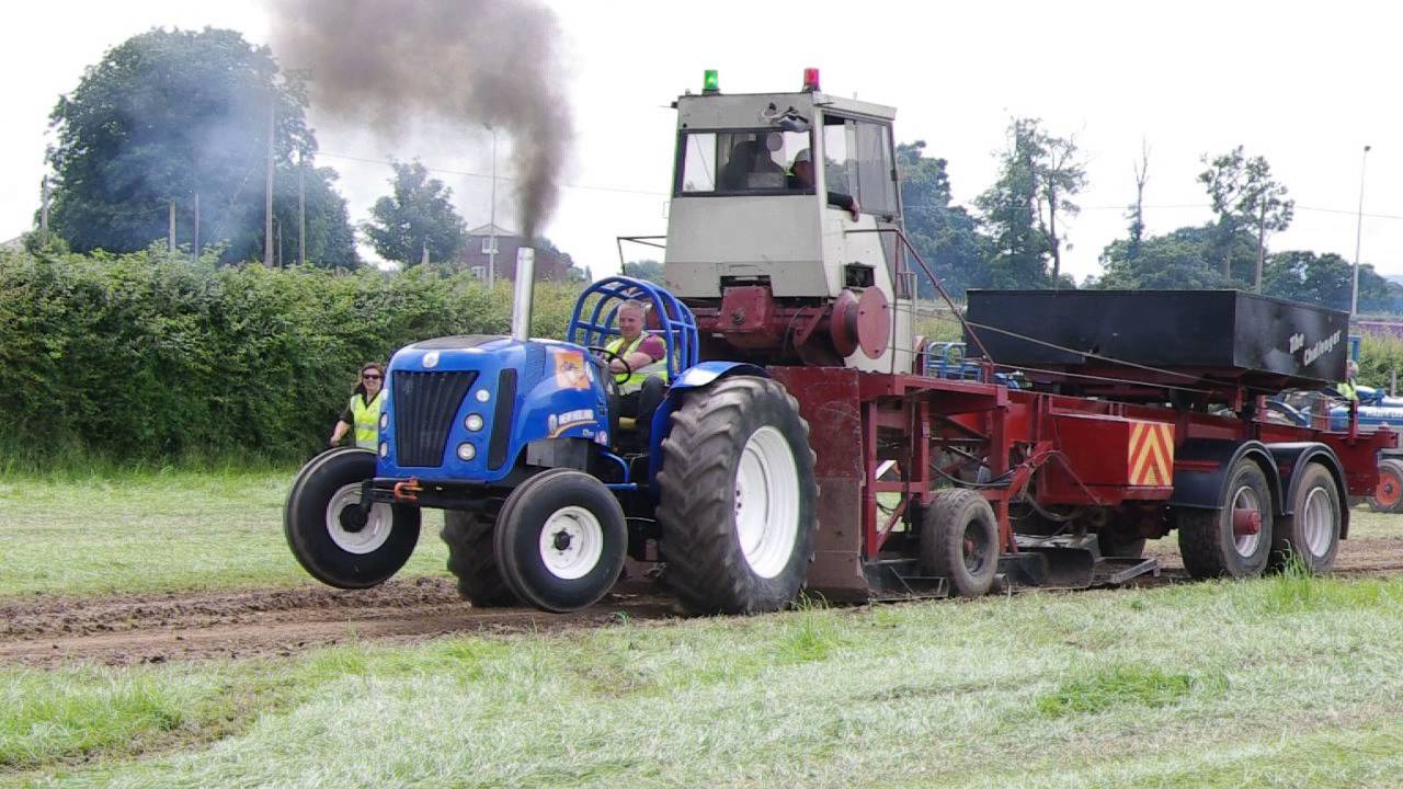 Kelsall Steam Fair Tractor Pulling - YouTube
